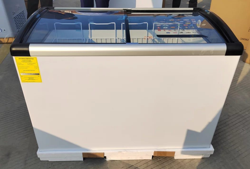 262L Glass Top Commercial Chest Freezer